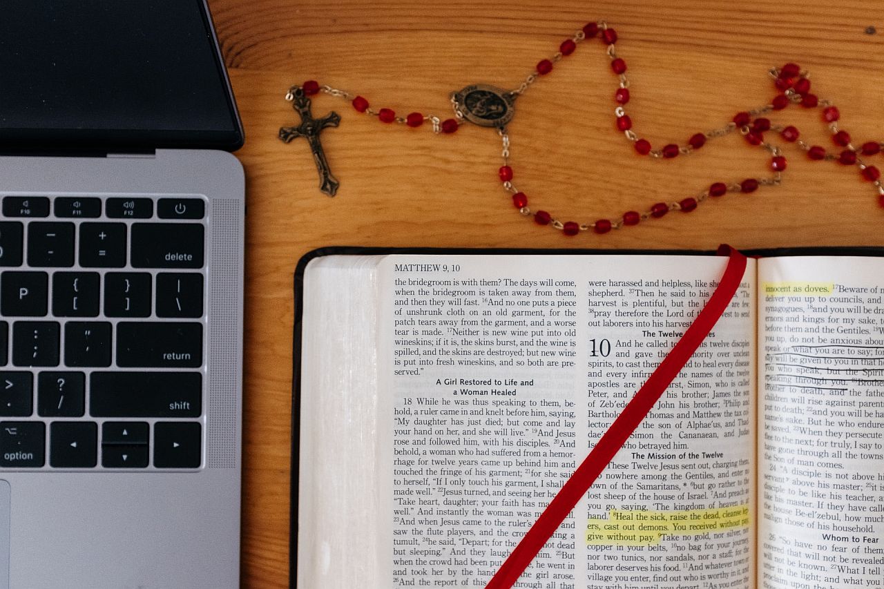 Online churches 101: A guide to digital worship | The Jotform Blog