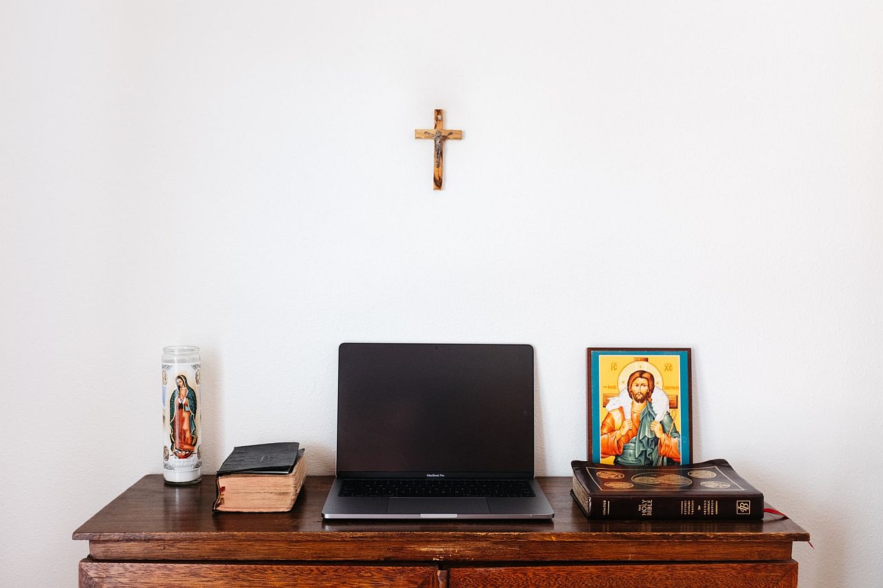 Online churches 101: A guide to digital worship | The Jotform Blog
