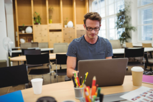 Machine learning vs AI: Key differences and practical applications ...